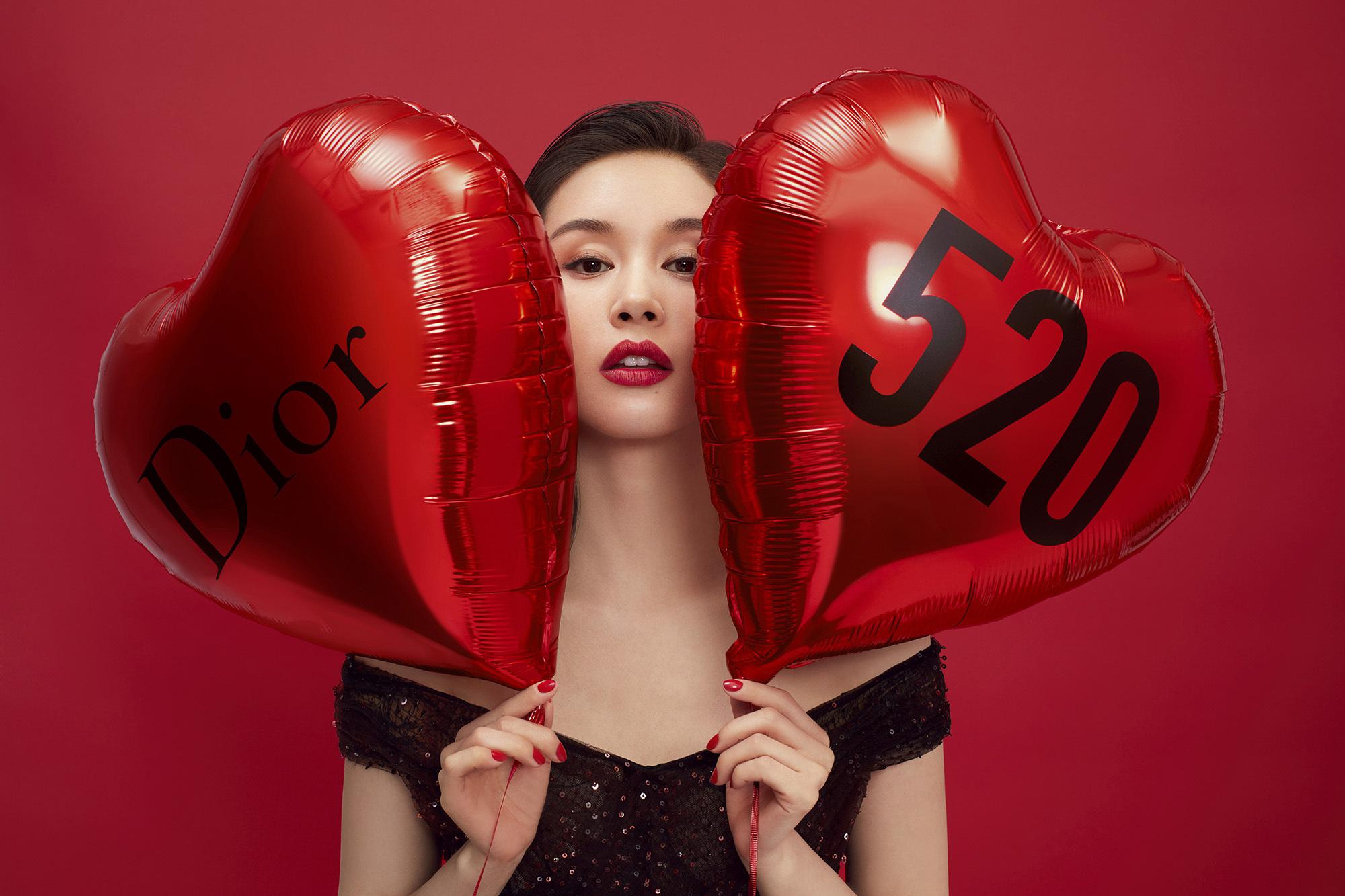 最新DIOR彩妆广告，送上热情炽红的520告白！