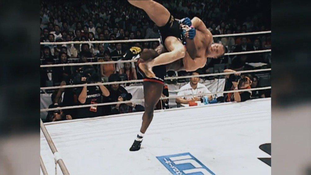 已故MMA传奇选手怪力男凯文兰德曼 Kevin Randleman 入选UFC名人_新浪新闻