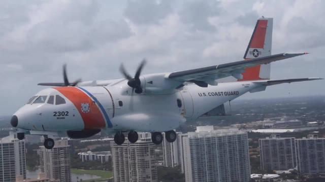 美海岸警卫队也开始跟风，HC-144海上巡逻机飞越迈阿密上空|新冠肺炎_新浪新闻