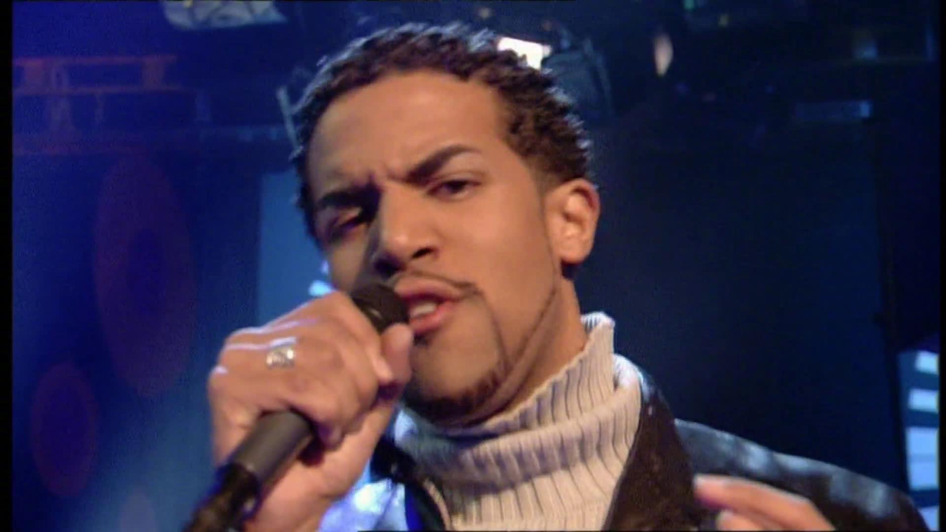 Craig David于二十年前在Later With Jools Holland表演的《Fill_新浪新闻