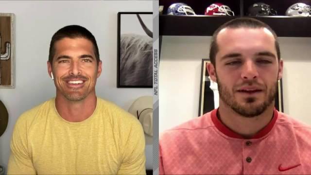 拉斯维加斯突袭者四分卫（QB）Derek Carr日前在NFL T_新浪新闻