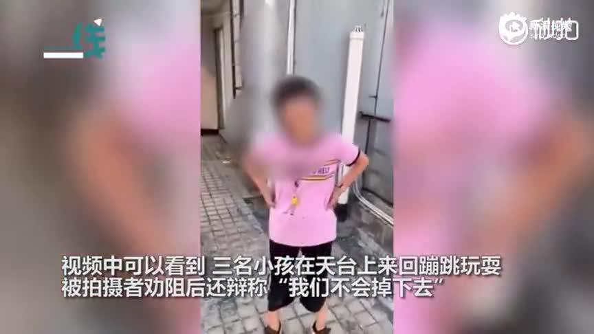 3个小女孩天台玩 死亡游戏”,评论区1000条留言让人脊背发凉手机新浪网