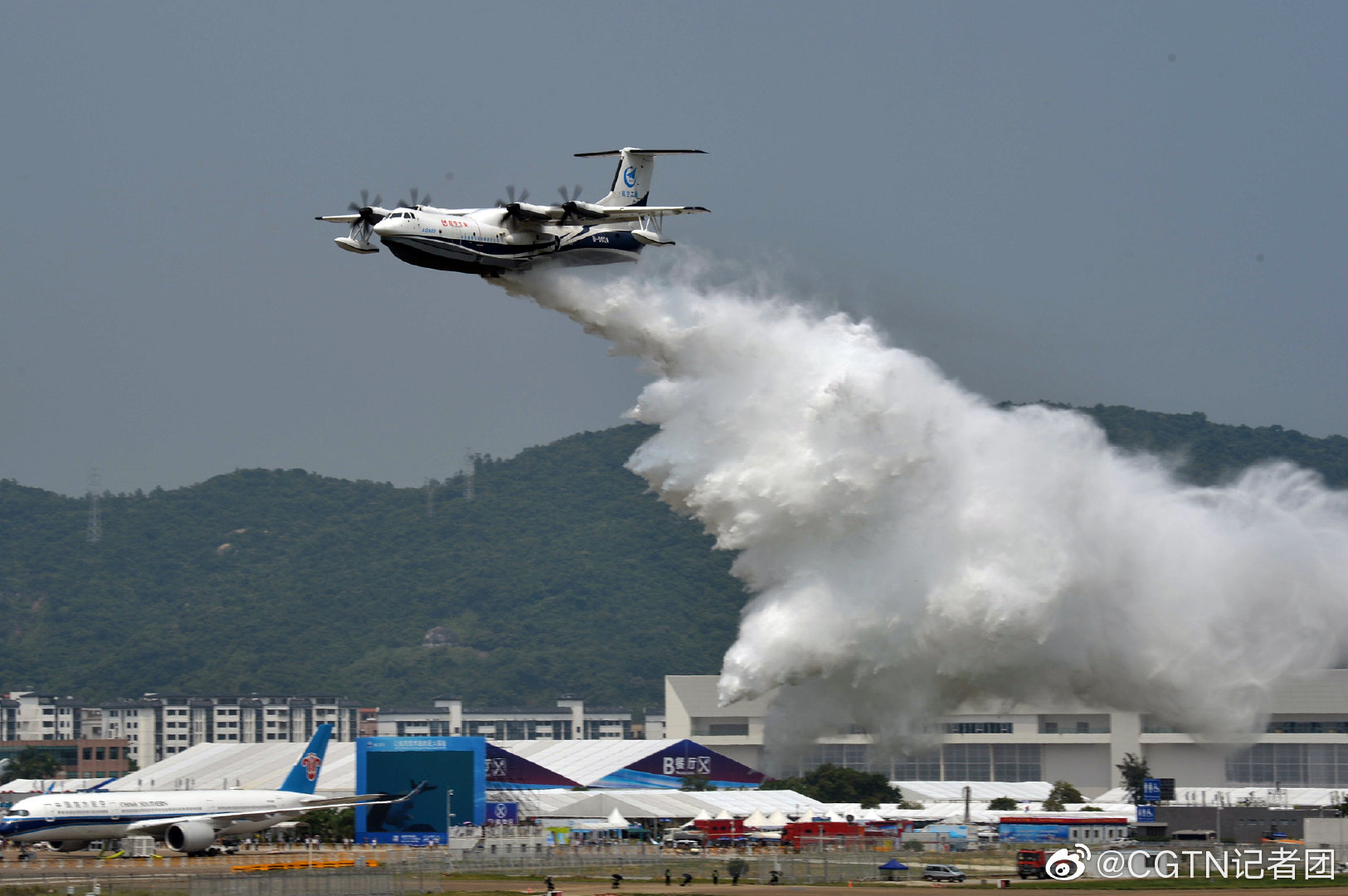 2021珠海航展进入第二日 各领域高端装备亮相手机新浪网