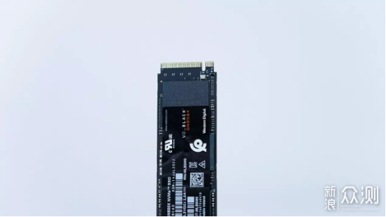 西数SN850X固态硬盘《剑网3》联名小黑盒开箱__财经头条