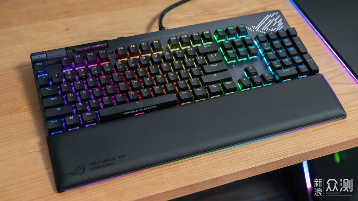 拥有全套的ROG外设是怎样一种体验？_手机新浪网