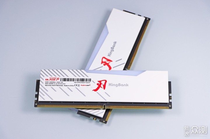 卷王！金百達 刃 RGB DDR5 6400 16G*2 - 新浪香港