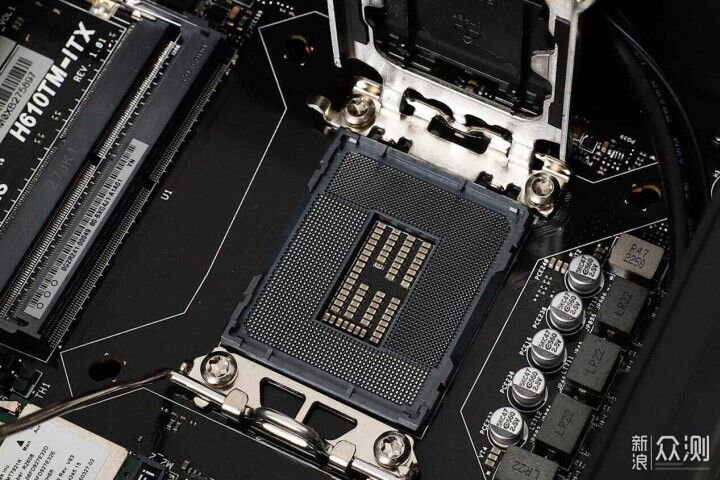 輕鬆裝機，有手就行！華擎DESKMIC H610上手 - 新浪香港