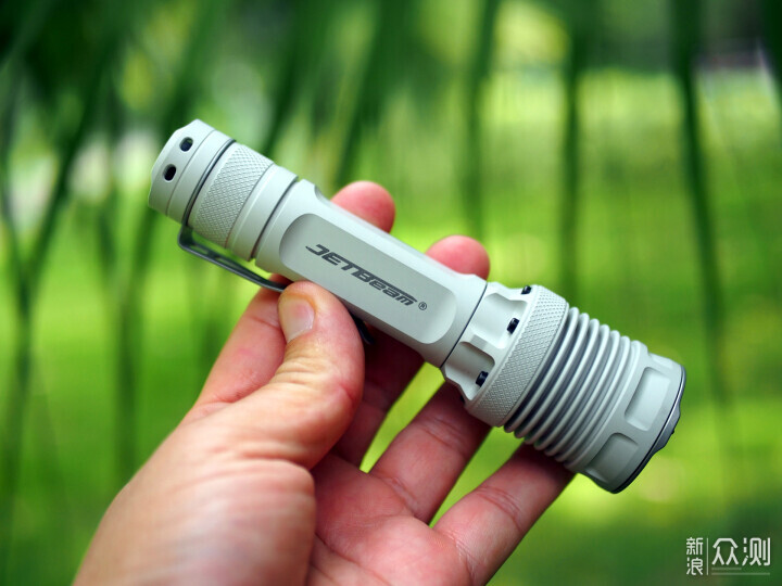 顏值爆表，設計精湛之傑特明M37戰術手電 - 新浪香港