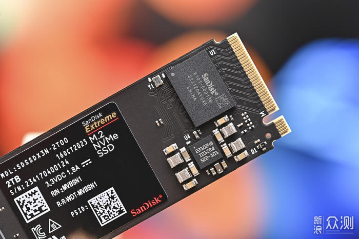 閃迪至尊超極速 NVMe SSD 2TB開箱體驗 - 新浪香港