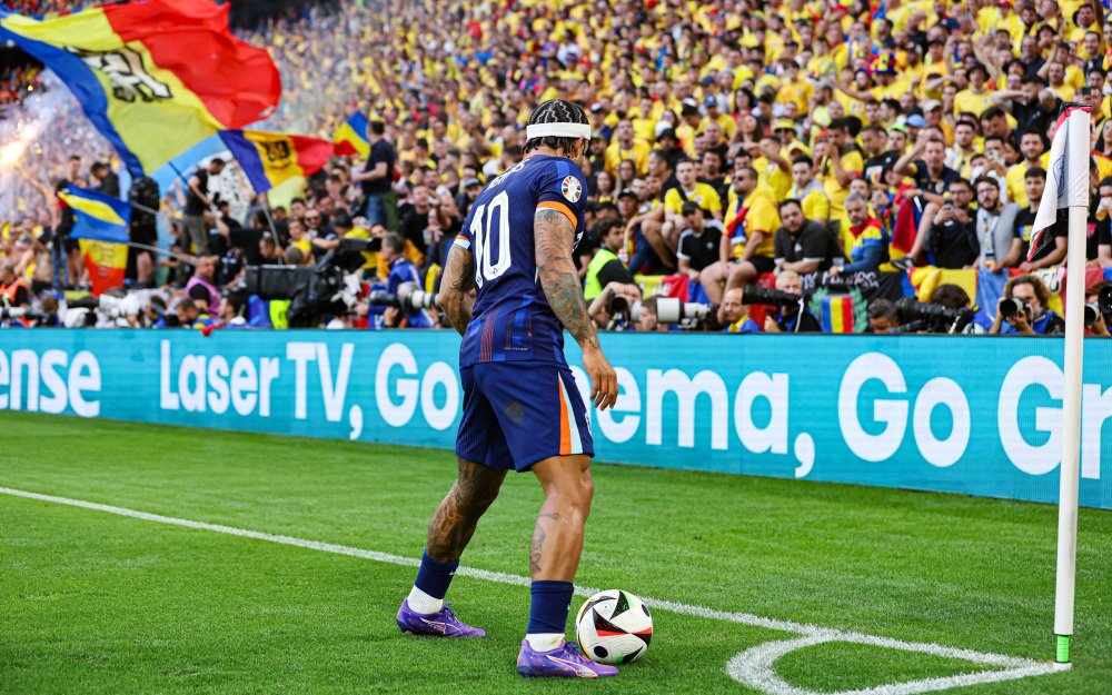 16年後重返歐洲盃8強，他成荷蘭「鋒無力」最優解 - 新浪香港