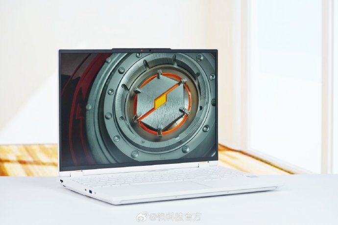 酷睿Ultra 9+RTX 5090雙絕！機械革命耀世16 Ultra圖賞 - 新浪香港