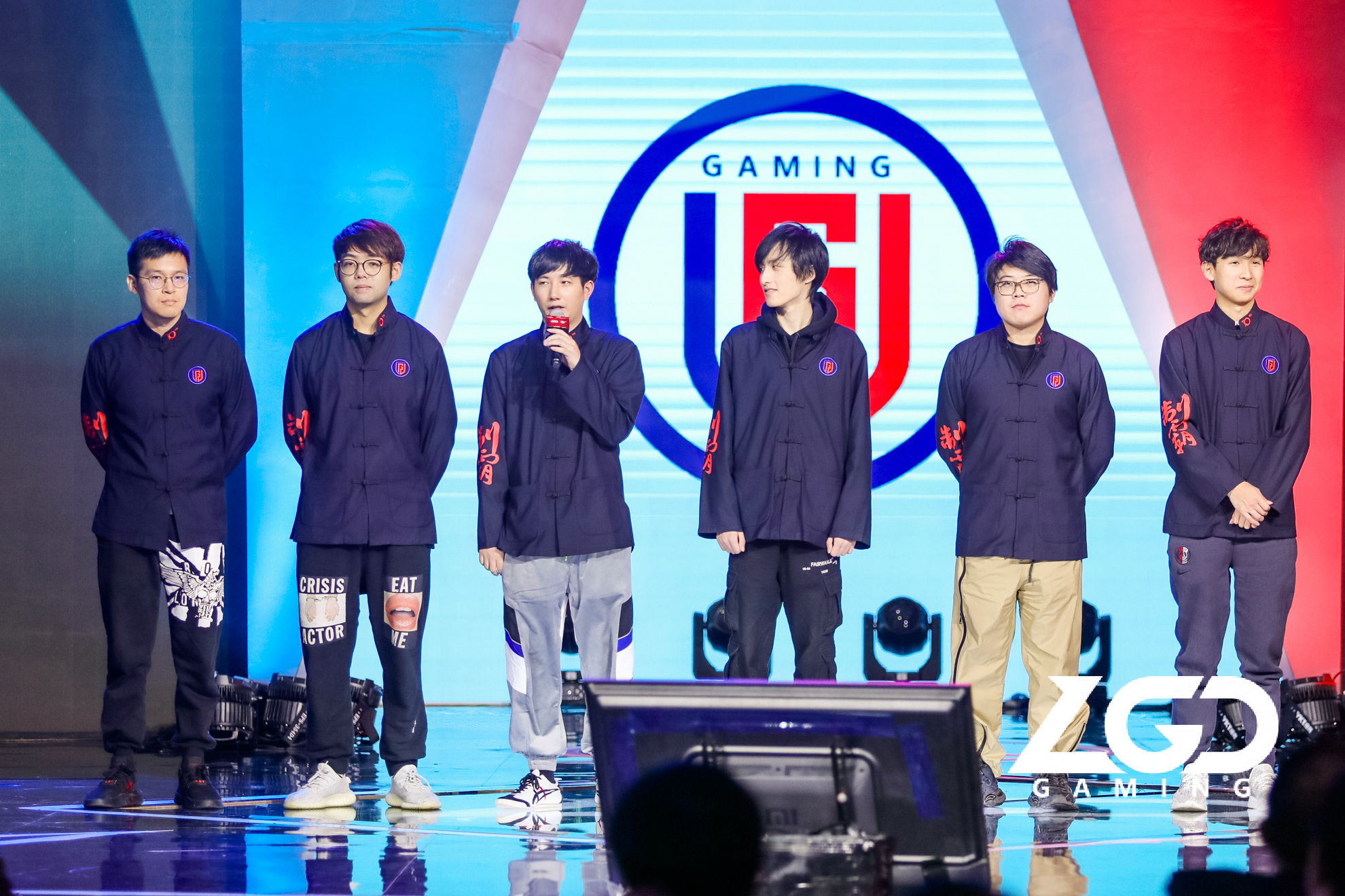 LGD战队十周年现场图集：这个AME我好了-DOTA2官网合作专区-DOTA2激活码-DOTA2视频-新浪游戏-新浪网