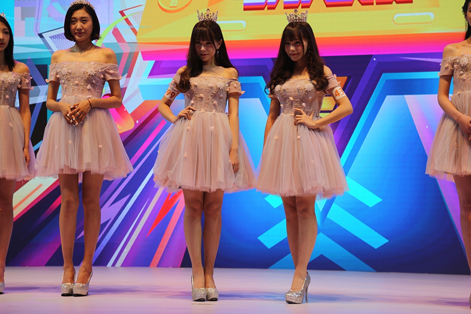 2018ChinaJoy进行时：今年的showgirl什么样_新浪游戏_手机新浪网