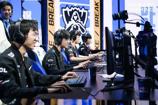 冠军皮肤+同款雷蛇外设，EDG BUFF助你在峡谷战无不胜-新浪电竞_电竞赛事_直播报道_新浪电子竞技