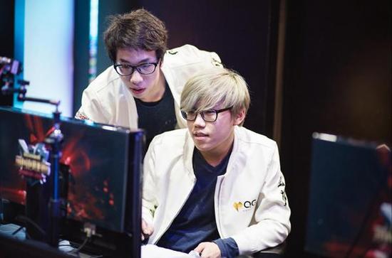 QG教练：Uzi上场时间未定_新浪游戏_手机新浪网