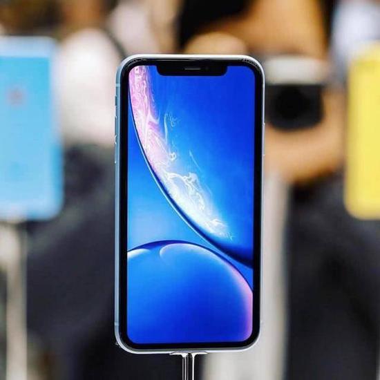 iPhone XR国行正式开卖：商家纷纷调价 下降500元起_新浪游戏_手机新浪网