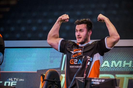 六月CAC豪门争霸上海滩_新浪游戏_手机新浪网