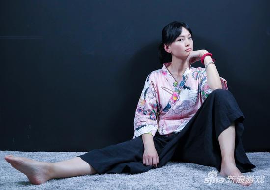 网红节选手momo:爱聊娱乐圈讲鬼故事的八卦少女-新浪电竞_电竞赛事_直播报道_新浪电子竞技