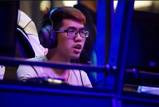 专访两仪落：TI5决赛是我的锅 希望重返职业圈-新浪电竞_电竞赛事_直播报道_新浪电子竞技