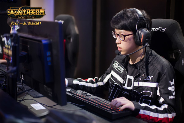 Meiko+Zet EDG全新下路组合_新浪游戏_手机新浪网