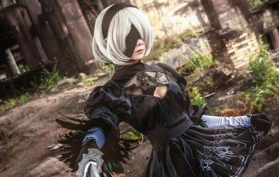 2B小姐姐COS精选 又想拿游戏CG骗我！_网络游戏-新闻_新浪游戏_新浪网