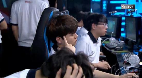 KT惨遭SKT让二追三 全员心态爆炸Mata抱头懊悔！_新浪游戏_手机新浪网