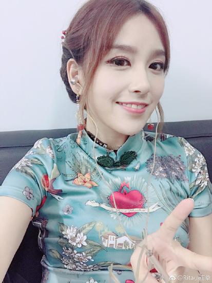 最美LOL解说Rita生活照！颜值高身材好_新浪游戏_手机新浪网