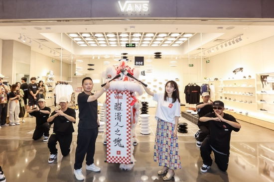 华南首家Vans Boutique Store Vans Shenzhen盛大启幕_手机新浪网