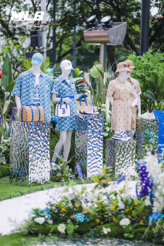 MLB品牌MONOLAND老花漫境沉浸展广州站_手机新浪网