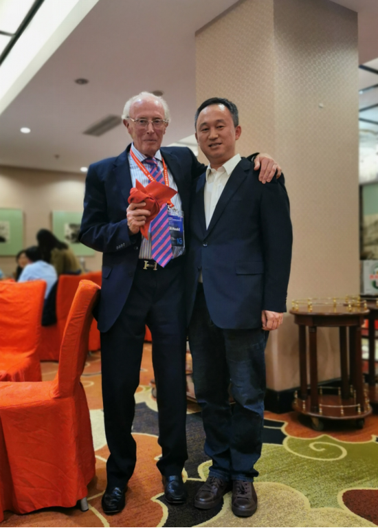 哈医大四院老中青三代结直肠外科医生参加第十六届全国大肠癌学术大会_新浪黑龙江_新浪网