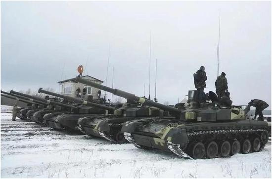 我VT4与乌克兰T84M竞标乌克兰 一优势可减轻后勤负担_手机新浪网