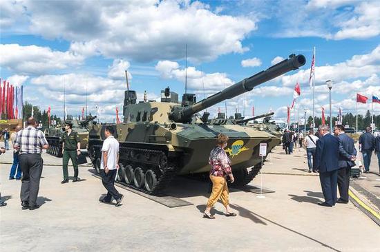 二战最大反坦克炮猎虎炮128mm主 不如现代轮式突击炮_手机新浪网