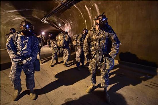 美陆军针对城市化训练"地道战" 中国这型装备却火了|美国陆军|地道战|叙利亚_新浪军事_新浪网