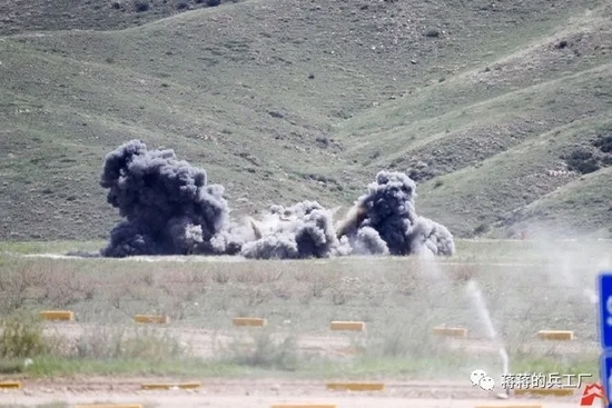 马里军队接收中国VN2C防雷装甲车 可抗8千克爆炸物|马里|中国|装甲车_新浪军事_新浪网