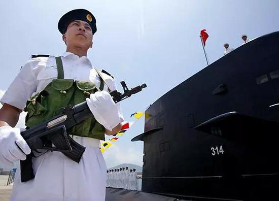 从最长到最短：那些守卫过人民海军战舰的钢枪记忆|海军|枪械_新浪军事_新浪网