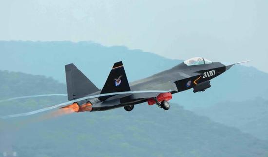 中国FC31战机结构承重有多大：每平米可达9400公斤_手机新浪网