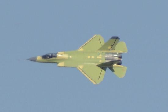 官方披露FC31指标：内置6枚导弹 作战半径优于F35_手机新浪网