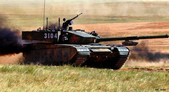 欧140mm巨型坦克炮问世 中国99A地表最强之位不保？_手机新浪网