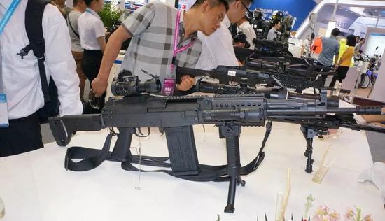 光耀千秋的八一杠步枪 真的是对越反击战催生的么？|自动步枪|八一杠|解放军_新浪军事_新浪网