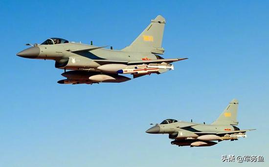 歼10B挂载电子吊舱和YJ-91导弹 变身为恐怖雷达杀手_手机新浪网