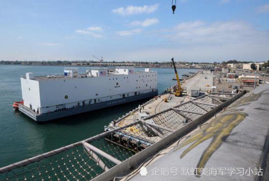 中国为航母配备专门保障船 美军却用无动力驳船替代_手机新浪网