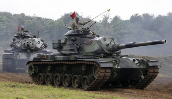 美媒：解放军坦克模拟对台巷战 意外没选99A和15式_手机新浪网