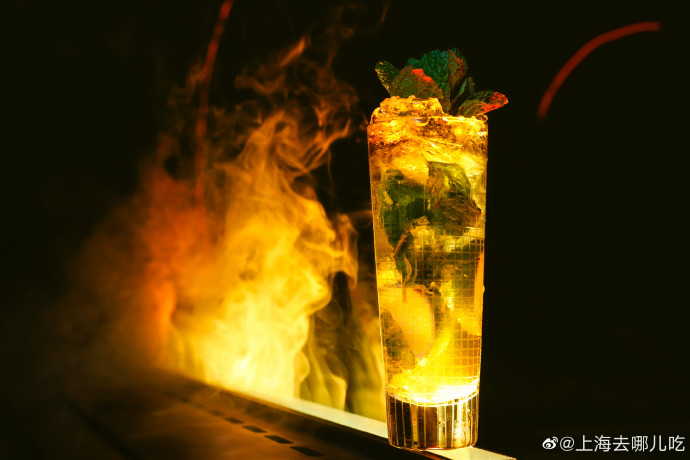 #魔都探店#📍DEEP CLUBDEEP深是首个全球Whiskey Club品牌，2021年，第一家旗舰店在上海正式启动。DEEP将氛围与态度 ...