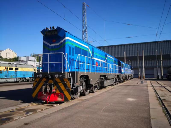 我国首批两台商品化HXN6型机车绿色牵引一周年_手机新浪网