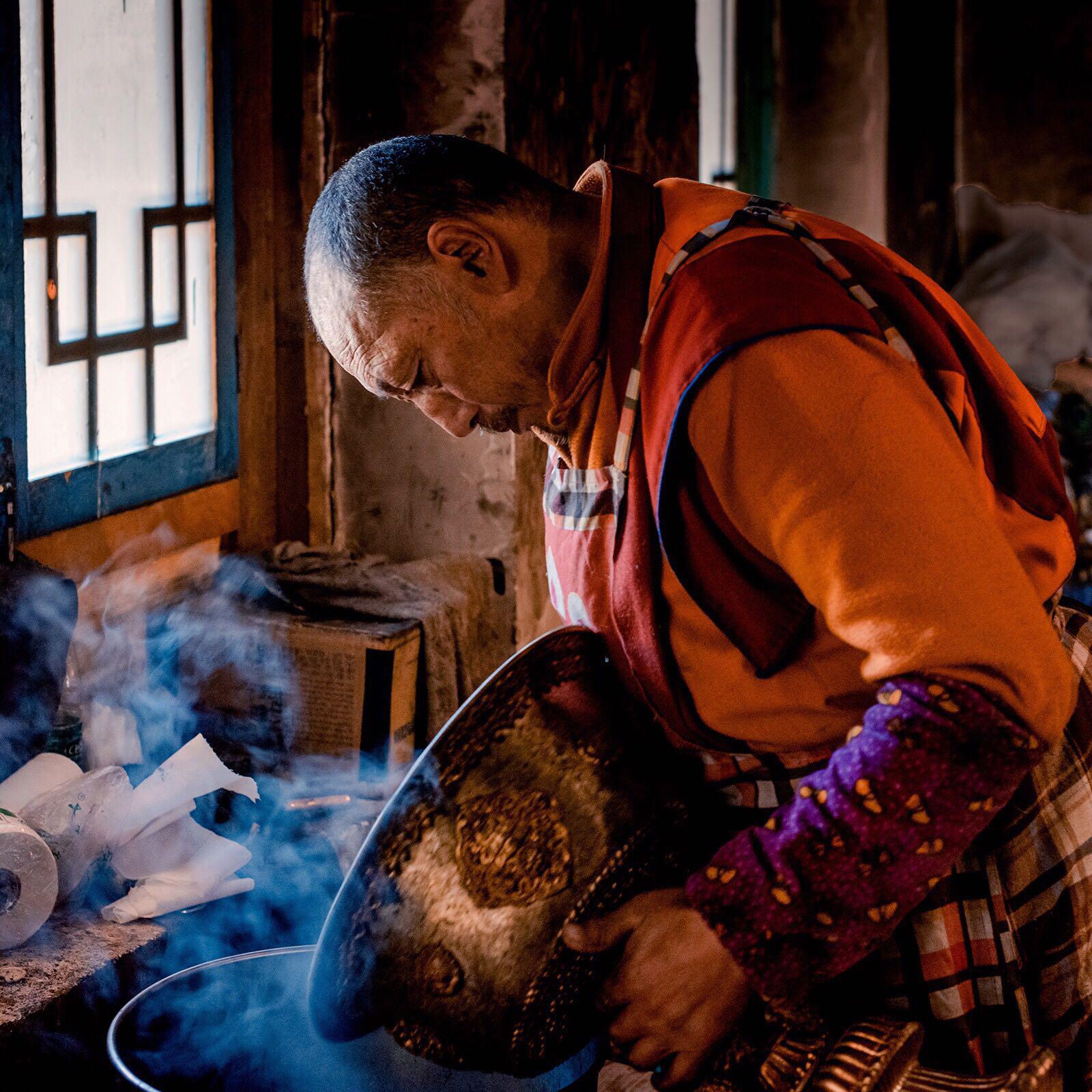酥油灯-藏传佛教的法器|酥油灯|法器|藏传佛教_新浪新闻
