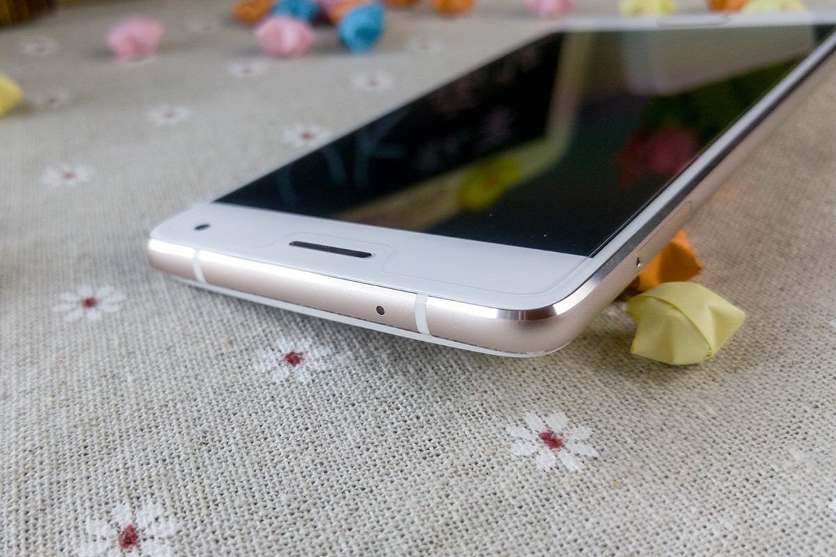 不忘初心，继续前进，小屏旗舰联想ZUK Z2 Pro外观品赏