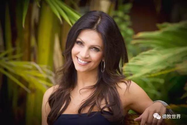 养德牧美女Denise Milani 新照片，火辣爆表