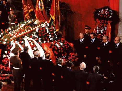 盘点苏联历代领导人的葬礼 有人掌权13个月就去世_新浪新闻