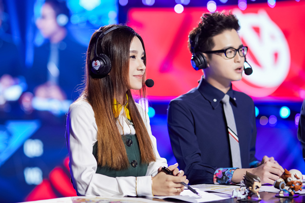 LPL新解说加盟 Rita_新浪游戏_手机新浪网