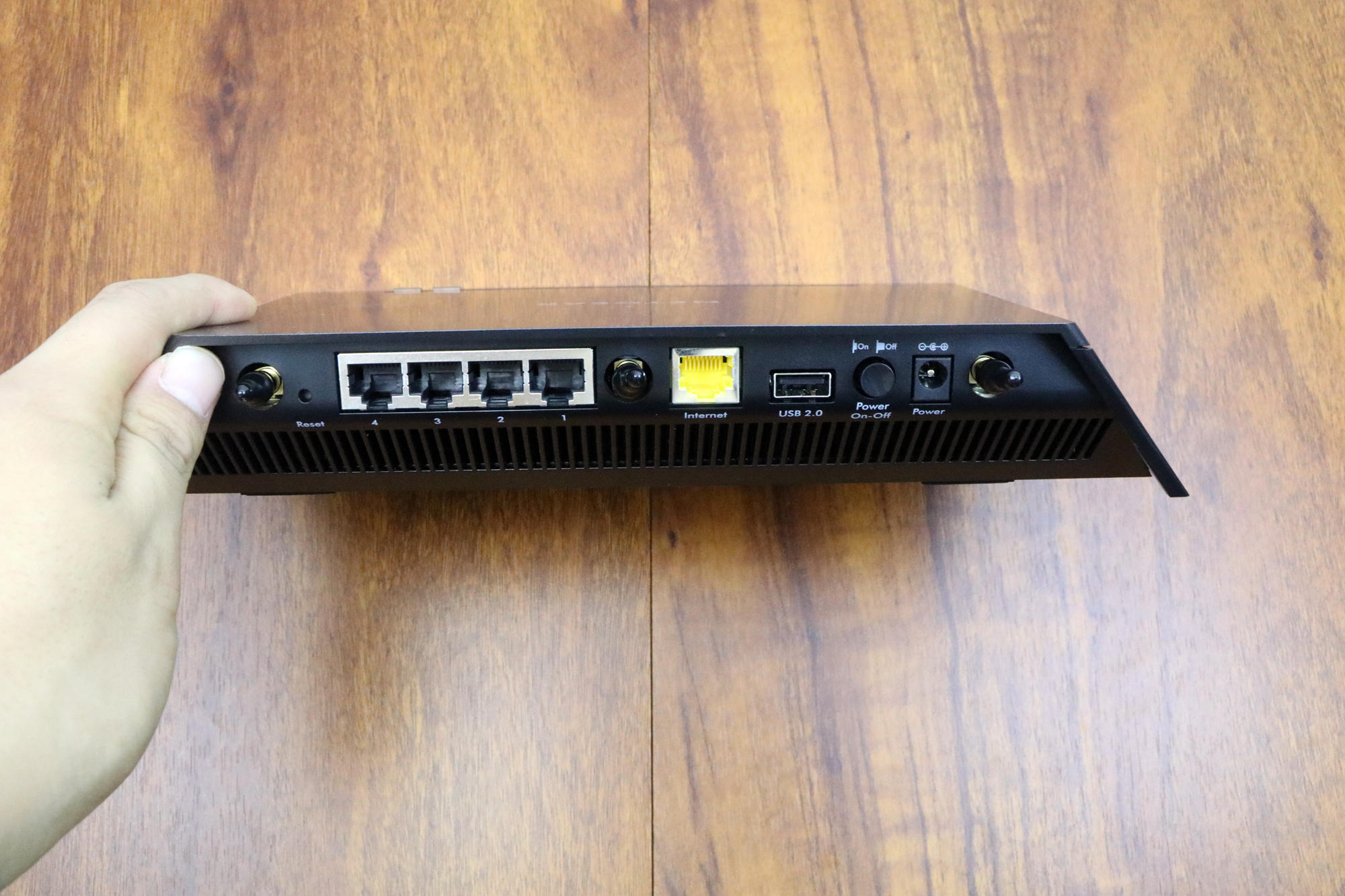 一台定位于企业级的路由器 Netgear R7000上手体验